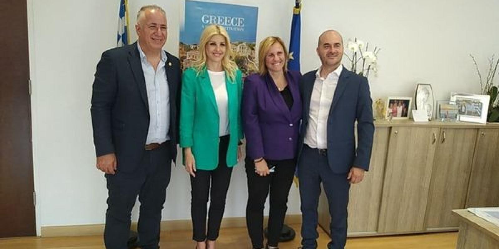 Δερβένι Κορινθίας: Κάθε σπίτι έχει τη δική του παραλία | korinthia24.gr